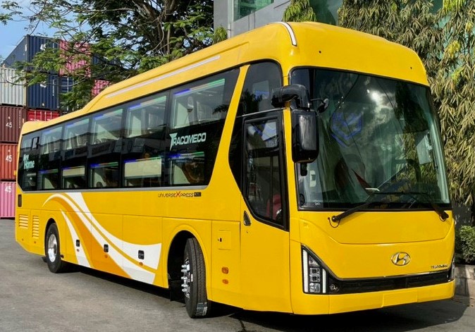 Xe khách giường nằm Tracomeco Universe Limousine UG34W