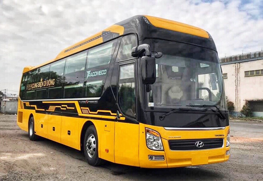 Xe khách Tracomeco Universe Limousine UG24W